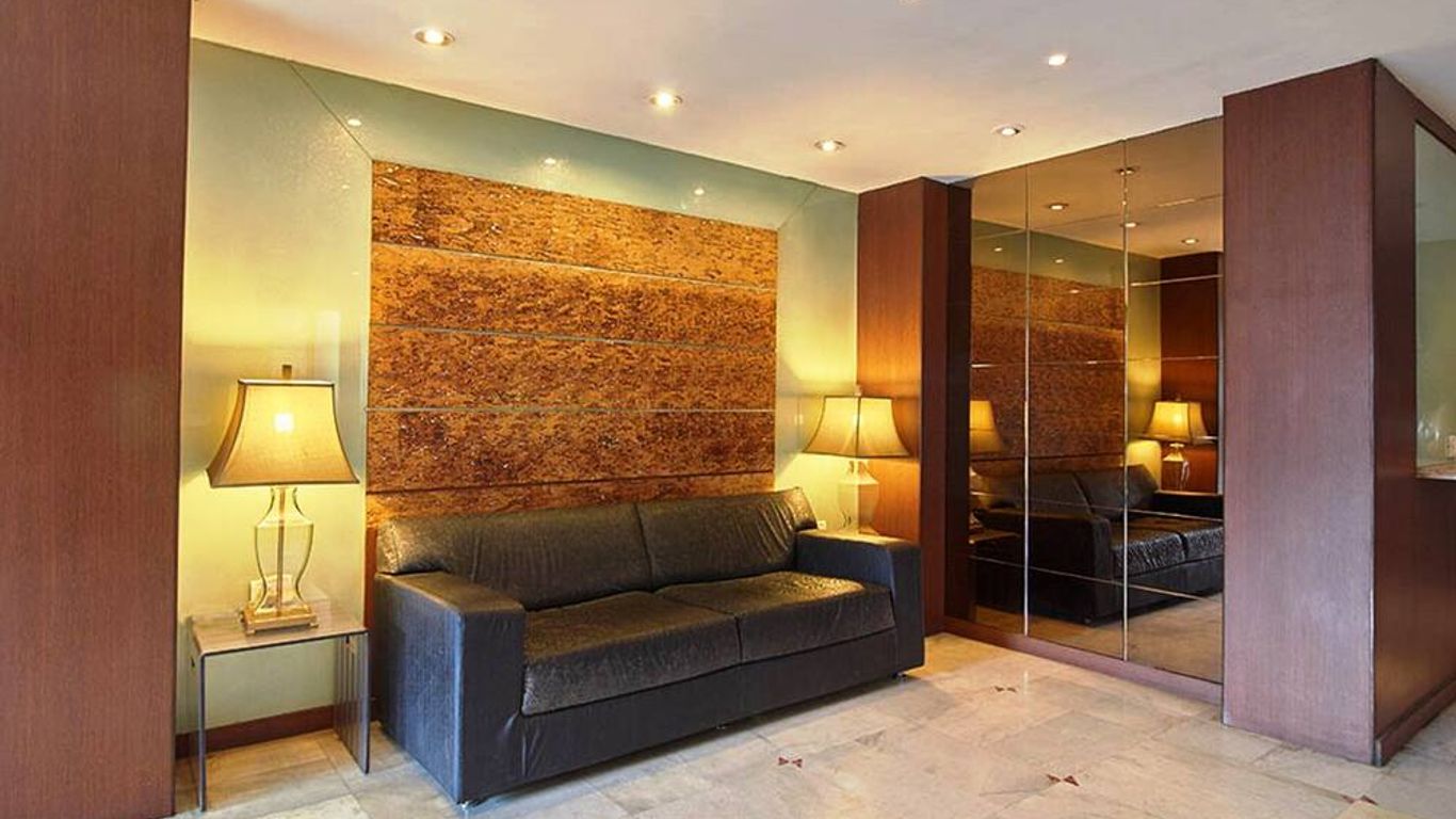 Hotel Roopa desde $252 ($̶1̶,̶1̶0̶5̶). Mysore Hoteles - KAYAK